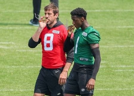NFL fans rip Aaron Rodgers over viral weed-smoking handshake with Sauce ...