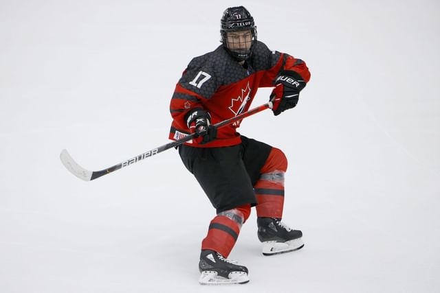 Connor Bedard hockey stick: price, weight, material & more