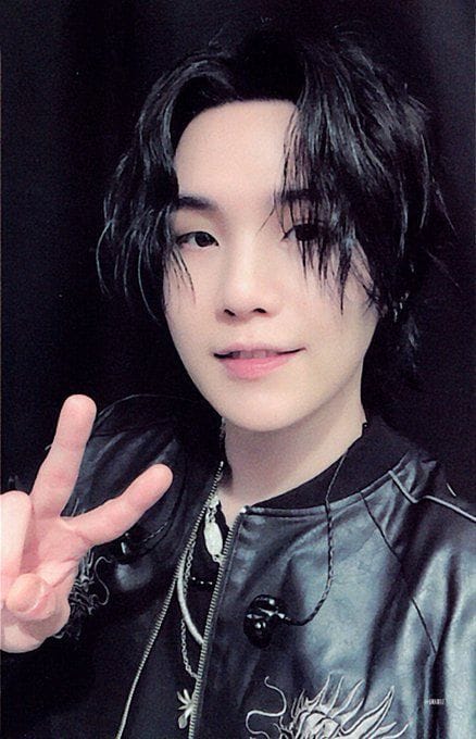 "Yoongi's cute thank you in the end": Fans delighted as BTS' Suga drops D-Day tour blog in Jakarta