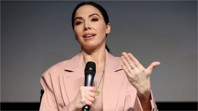 How old is Whitney Cummings? All about the comedian as she announces pregnancy