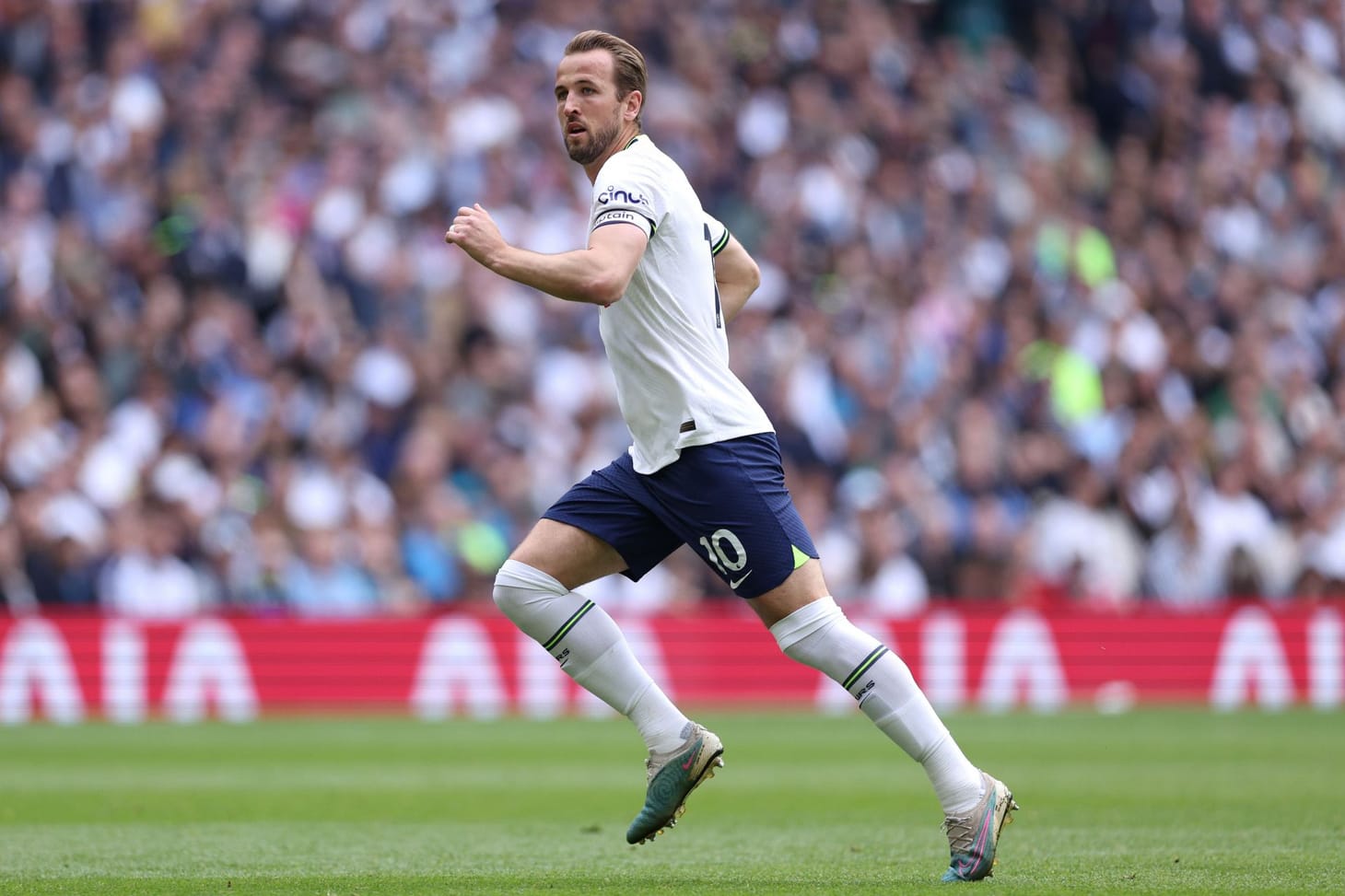 “Wilshere is 10x better you chimpanzee” - James Maddison’s hateful ...