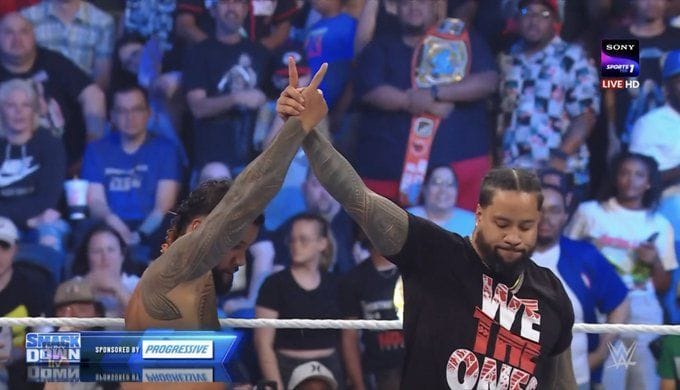 Referee forces main event of SmackDown to be stopped after Solo Sikoa ...