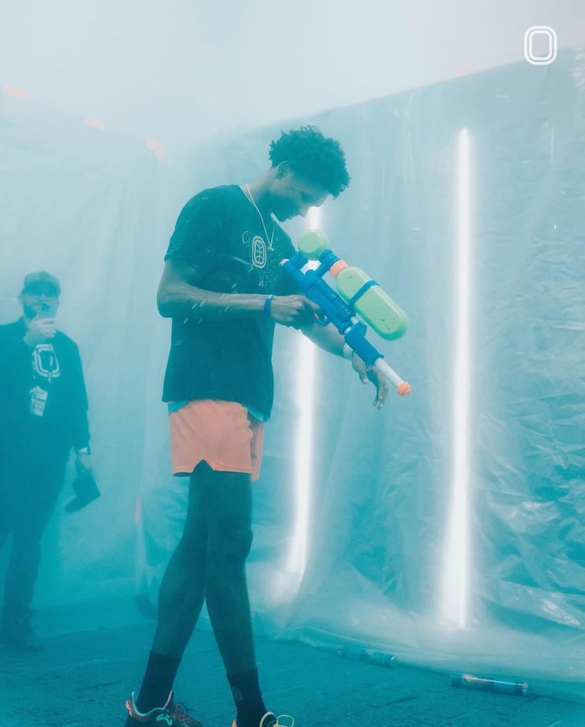 Who is Ausar Thompson’s girlfriend?