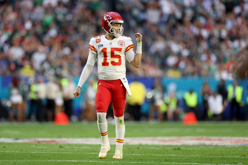 Chiefs fans slam Orlando Brown Jr. for throwing shade at Patrick ...