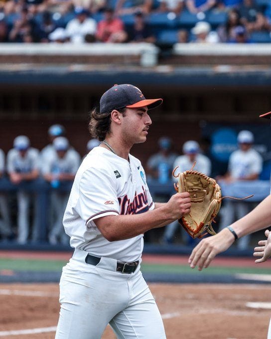 Who does Florida play in the first round of the College World Series ...