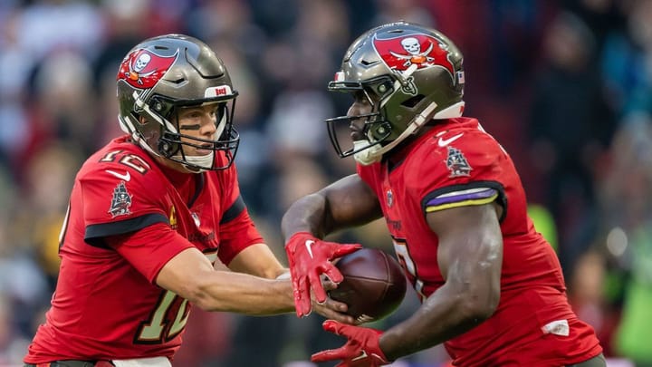 IN PHOTOS: Rob Gronkowski and Camille Kostek pick Hamptons as lavish ...