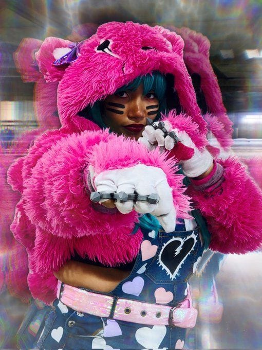 Fortnite cosplayer turns into Syd in impeccable makeover