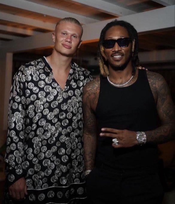 "Add this to the weirdest linkup file" - Fans react hilariously as ...