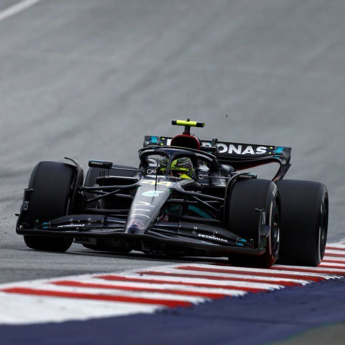 Mercedes boss reveals why Lewis Hamilton contract extension continues ...