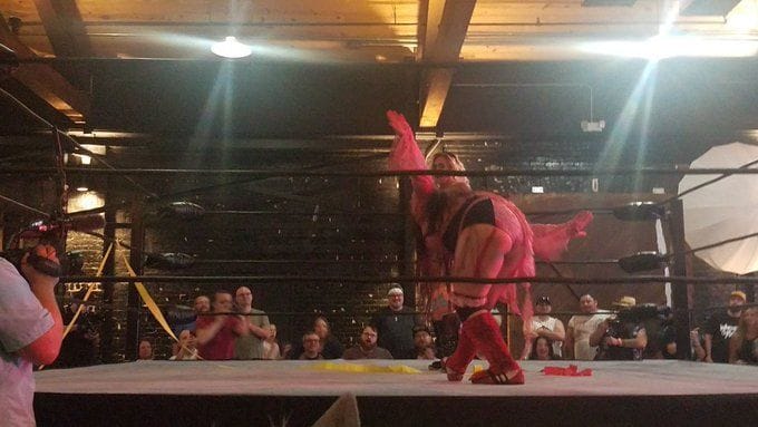 [PHOTOS] Former WWE champion wins title upon in-ring return after 753 days
