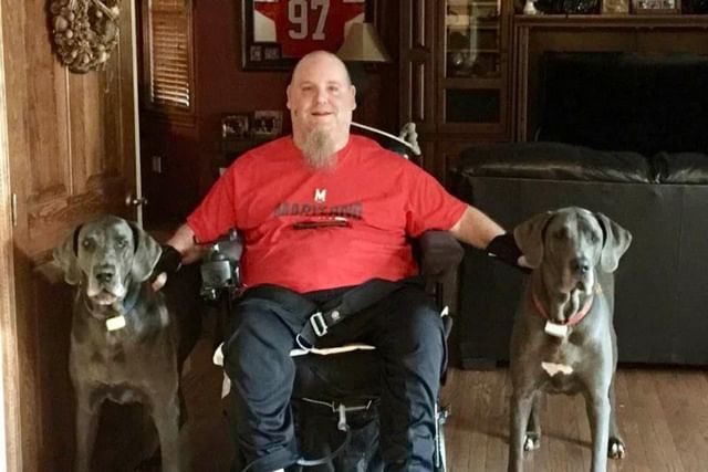 Darren Drozdov cause of death: How did former Broncos player who ...