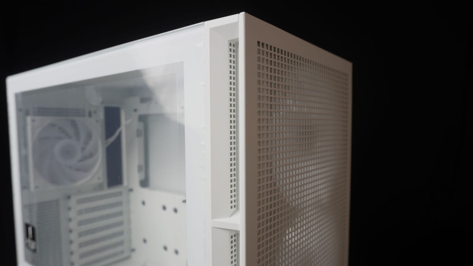 DeepCool CH560 Digital mid-tower case review: High airflow for the masses