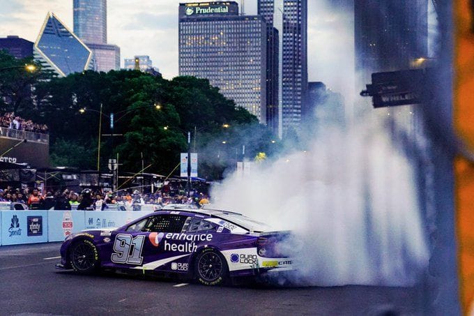 2x F1 champion was “literally screaming” as Shane van Gisbergen won ...