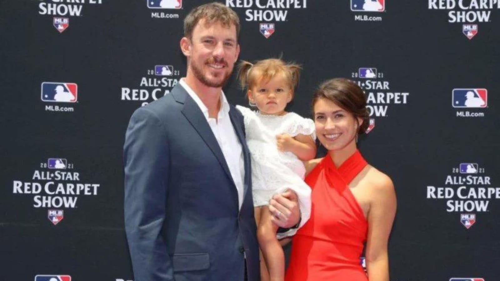 Chris bassitt: Blue Jays ace Chris Bassitt and wife Jessica donate ...