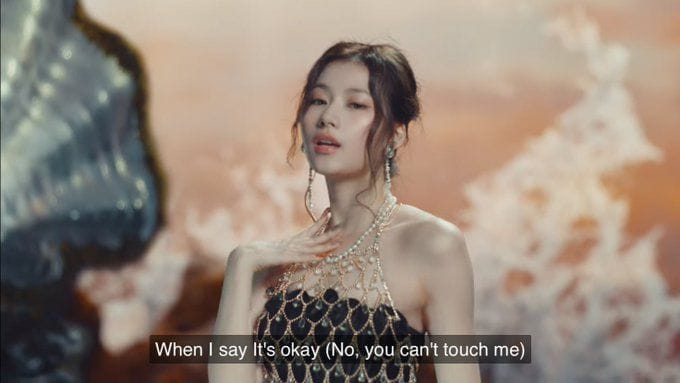 "Deserves to be in museum": TWICE's MISAMO’s artistic Do Not Touch MV ...