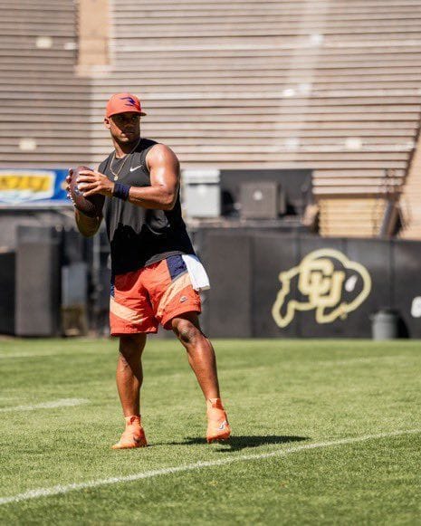 Russell Wilson gets trolled by fans after Broncos QB shows off physique ...