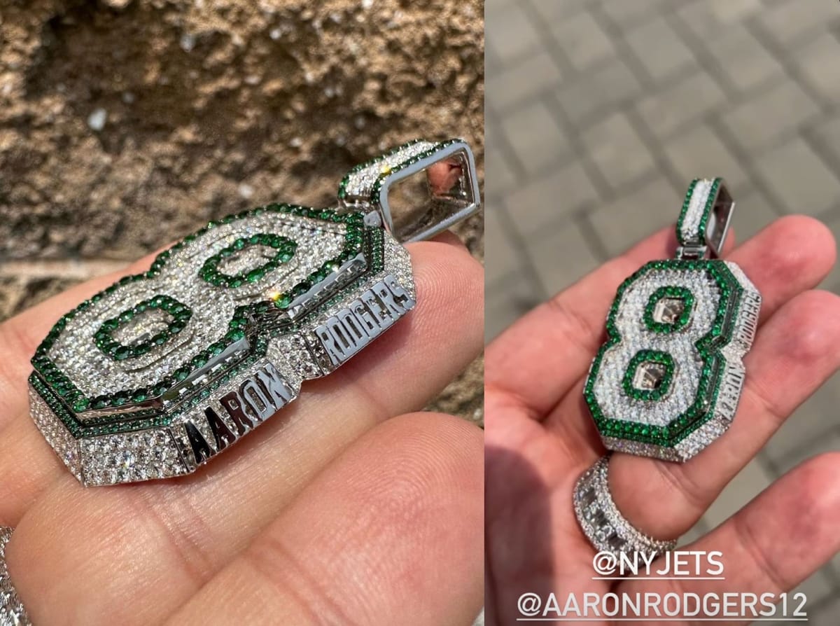 IN PHOTOS: Aaron Rodgers gets custom No. 8 diamond-studded chain gifted ...