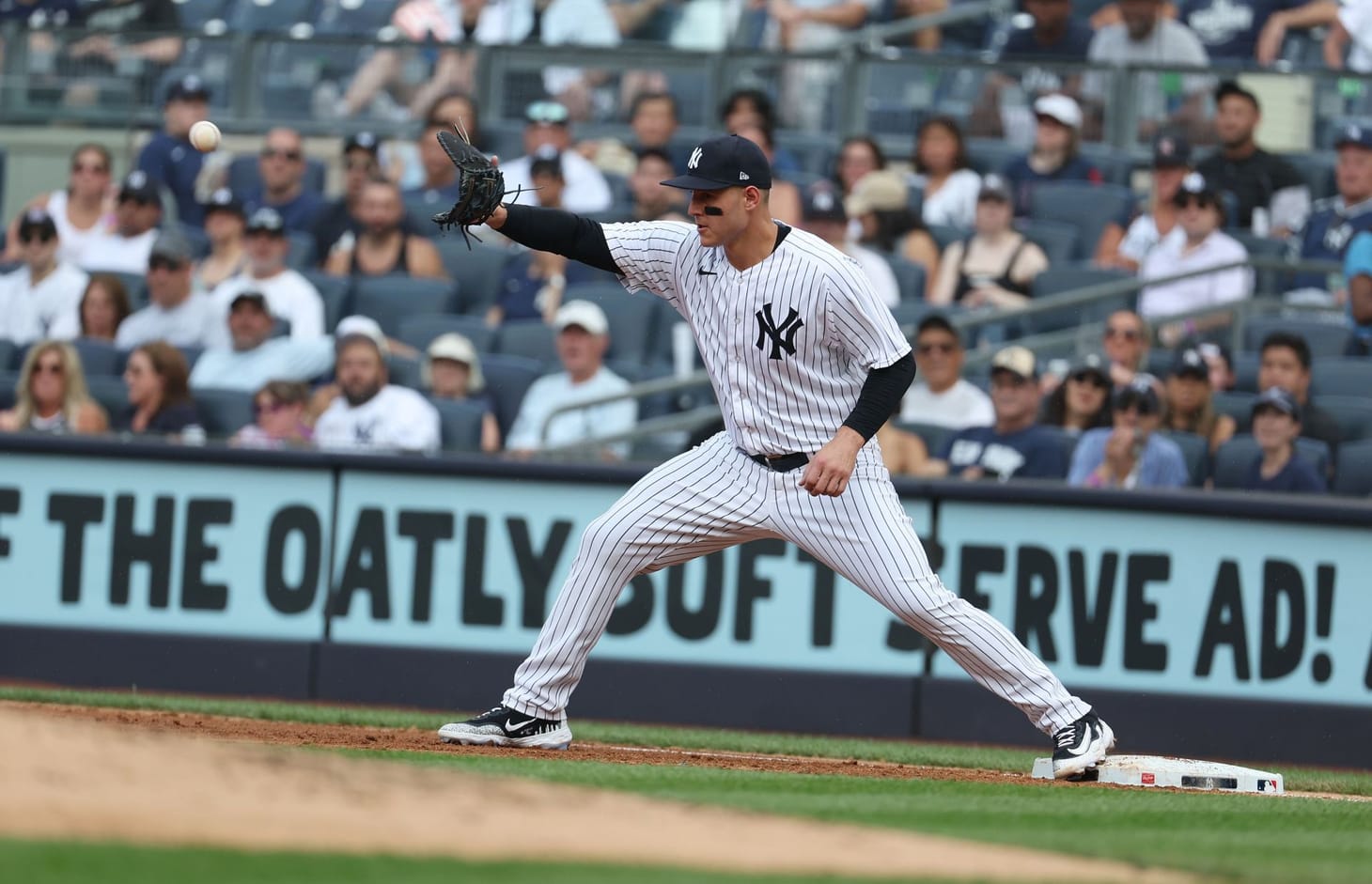 Fact Check: Did NFL star Aaron Rodgers meet with Anthony Rizzo to help ...