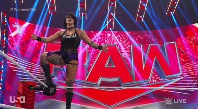 Rhea Ripley bleeds during title match on WWE RAW