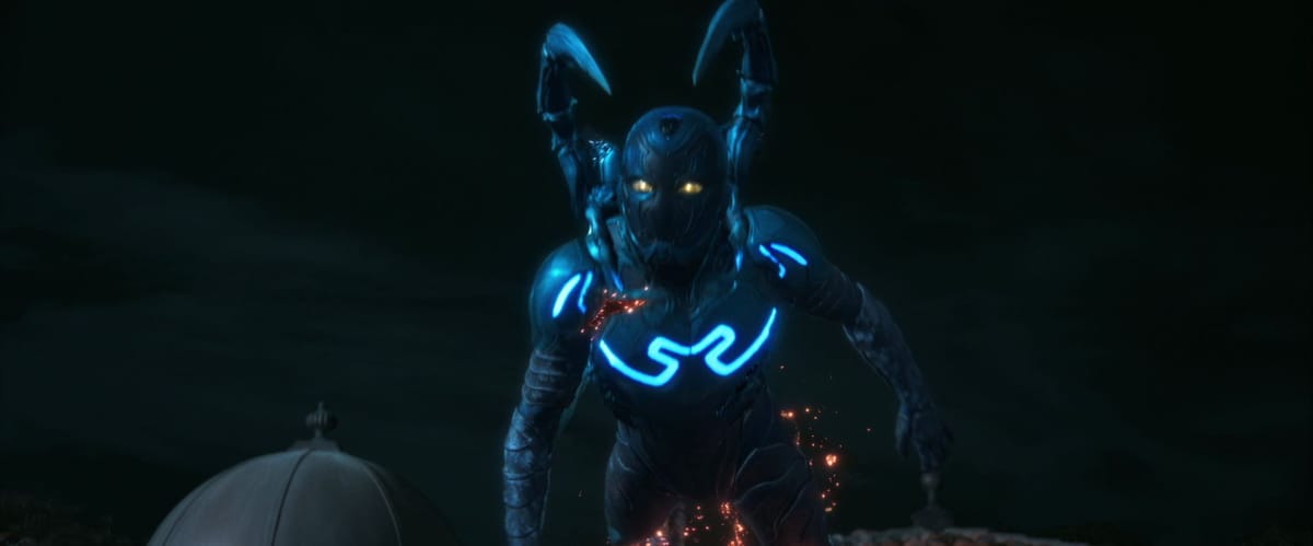 Blue Beetle: Santikos Casa Blanca displays the actual Scarab suit ...