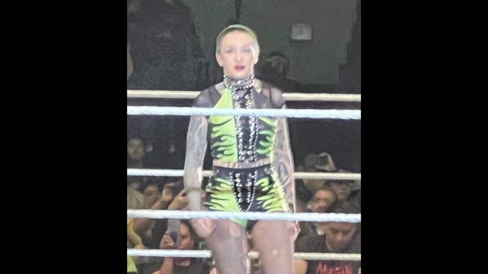 [PHOTO] Shotzi Blackheart finally appears in her new look at a WWE show ...