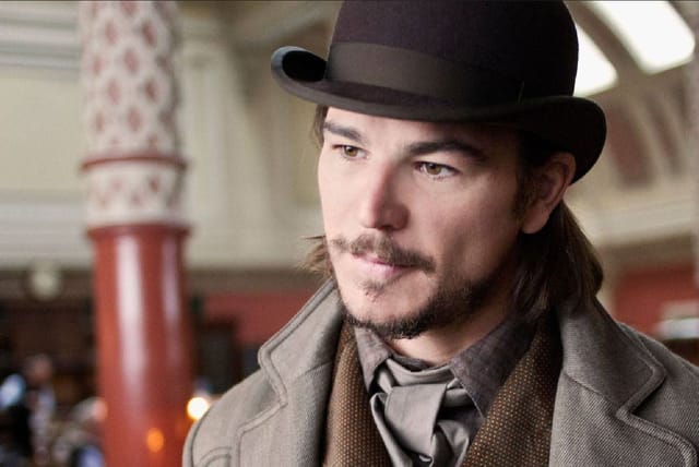 Who is Josh Hartnett? Meet the actor who plays nuclear physicist Ernest ...