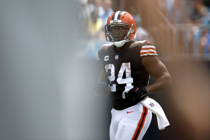 WATCH: Madden's Mr. 97 Nick Chubb squats 610 pounds in viral workout video
