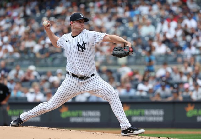 In Photos: Gerrit Cole poses with wife and kids at the MLB All-Star red ...