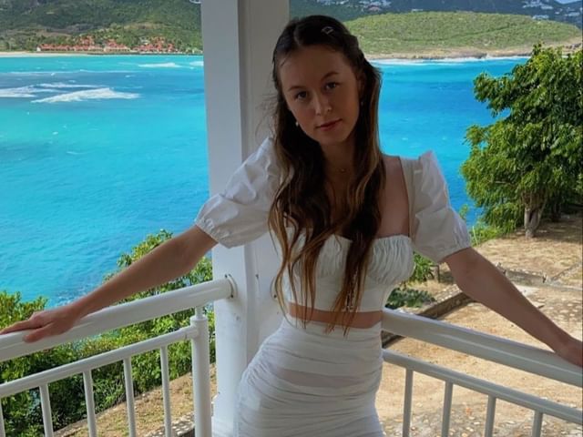 Why did Anna Kurdys leave Love Island USA season 5? Details explored