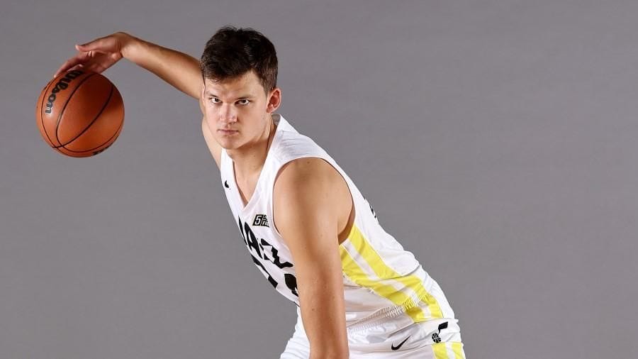 How Many Rings Does Walker Kessler Have?