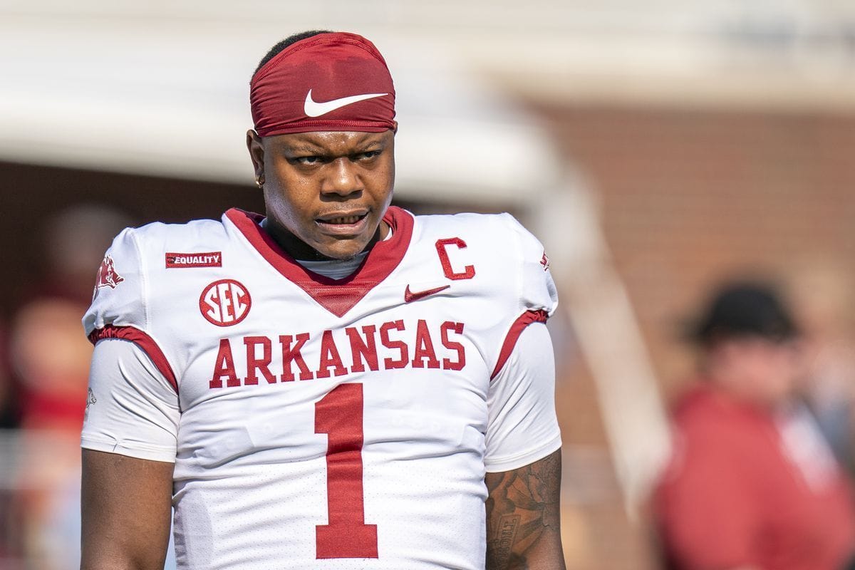 Top 10 returning quarterbacks in college football 2023: Who are the best QBs coming back?