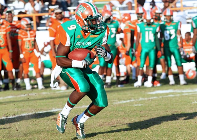 The 10 worst college football uniforms of all time