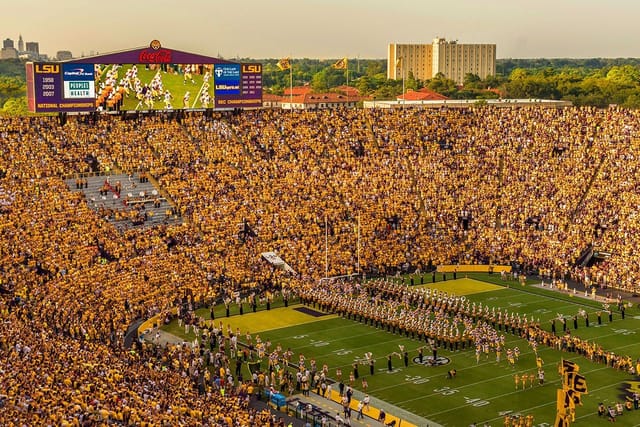 10 college football teams with the most electric stadium atmospheres