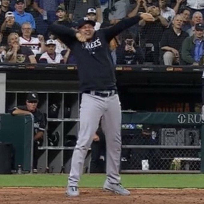 Aaron Boone's animated mimicry of umpire initiates meme fest from MLB fans