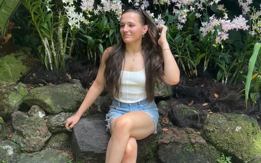 "Baddest UFC fighter in my eyes" - Fans enthralled as Erin Blanchfield ...