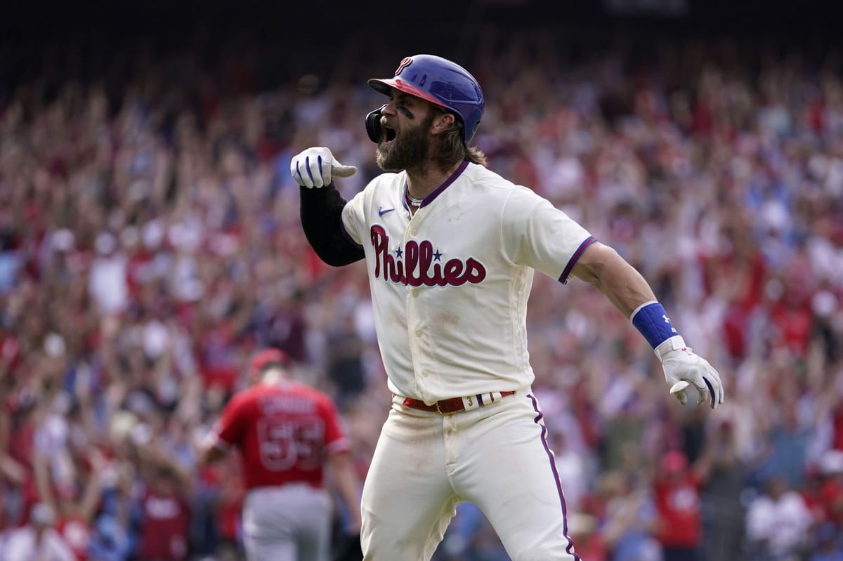 Philadelphia Phillies fans ecstatic as Bryce Harper gives curtain call ...