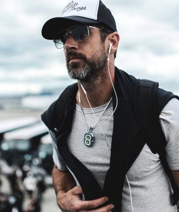 Aaron Rodgers wearing wired earphones leaves fans mocking Jets QB’s ...