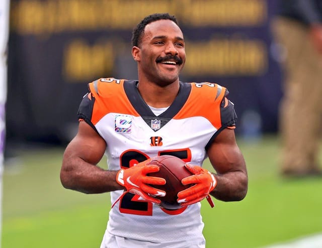 Which Bengals player also played for the Buccaneers? NFL Immaculate ...