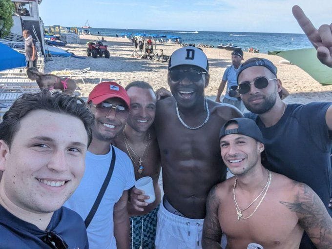 IN PHOTOS: Cowboys legend Michael Irvin shows off ripped physique at ...