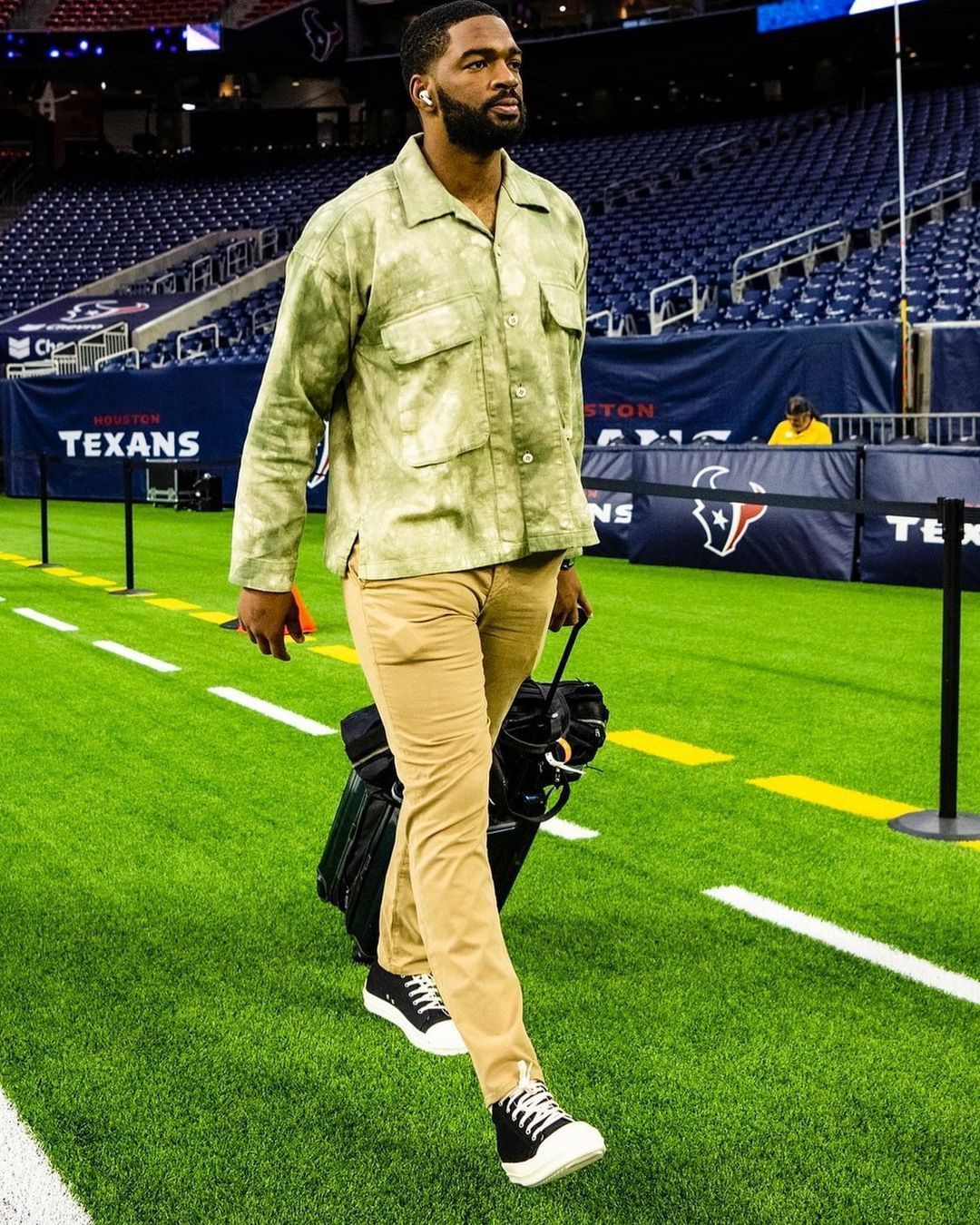 How old is Jacobby Brisett? | Jacobby Brisett Age