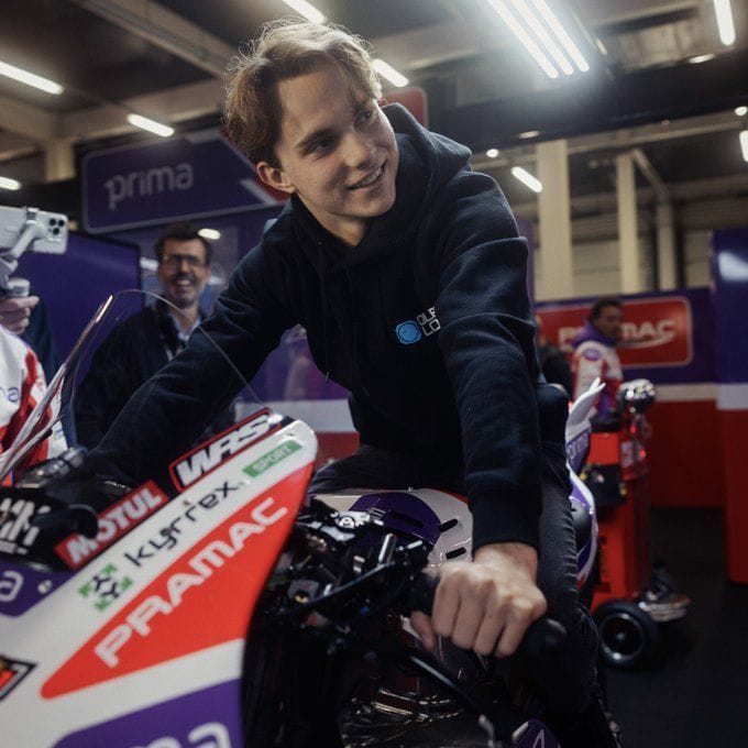 “My heart can barely cope with cars”: Oscar Piastri gets told off by ...