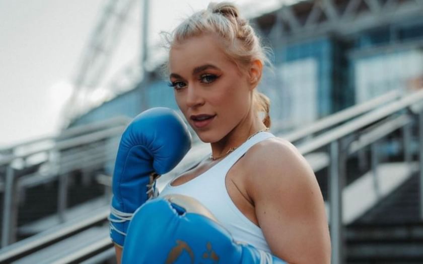 “Villain arc starts now” - OnlyF**s boxer Elle Brooke teases "new and ...