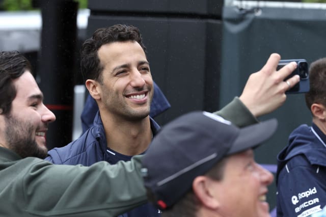 Daniel Ricciardo might not have that 'magic dust' that Max Verstappen ...