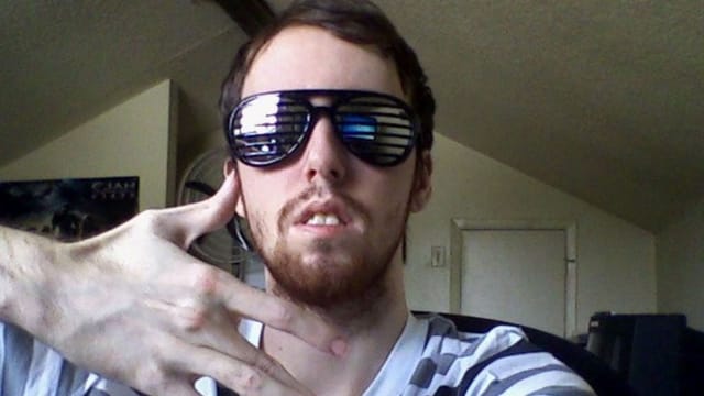 Does Asmongold make money while streaming on his alternate channel ...