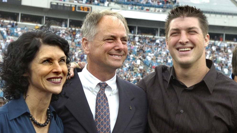 Who are Tim Tebow's parents, Pamela and Robert? A sneak peek into the ...