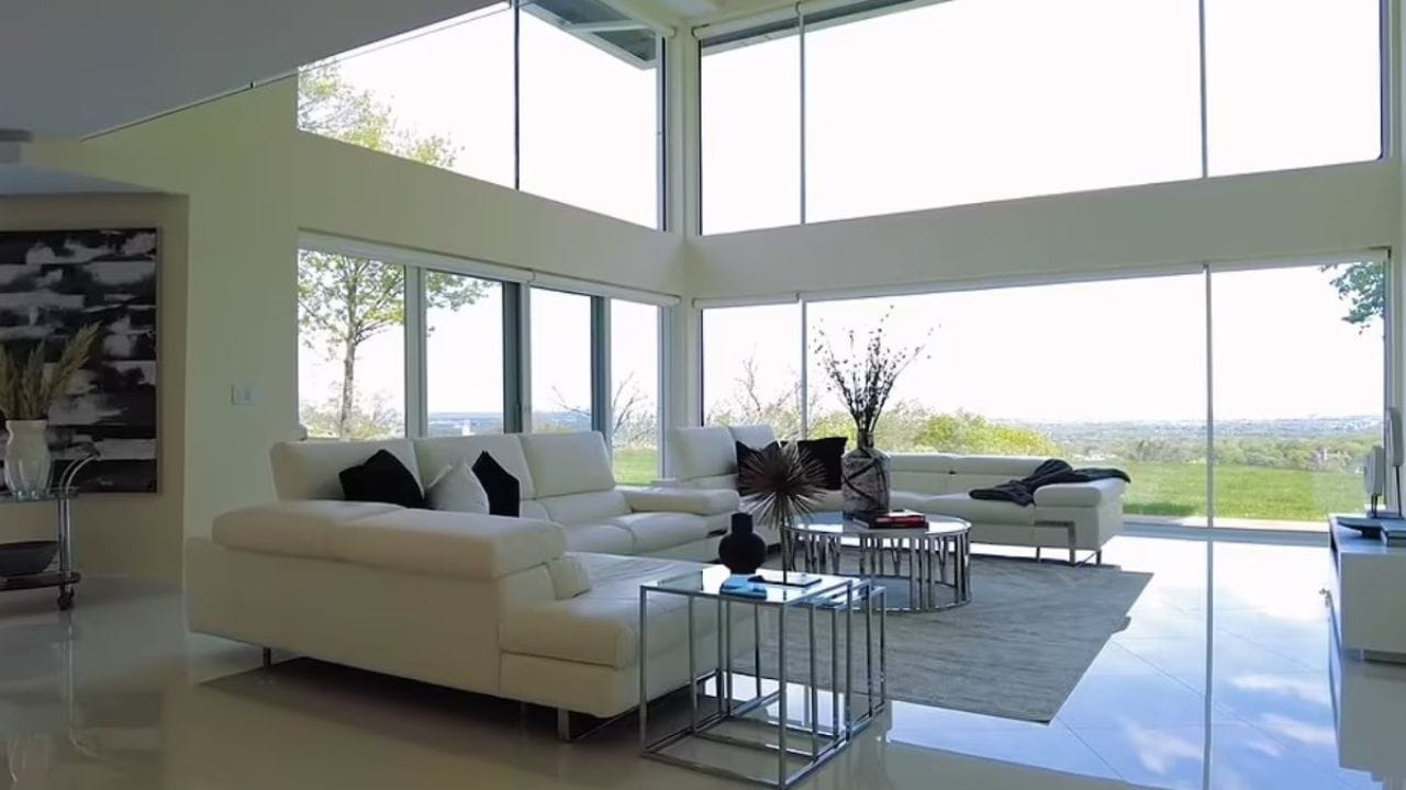 IN PHOTOS: Aaron Rodgers’ $9,500,000 New Jersey mansion complete with 8 ...