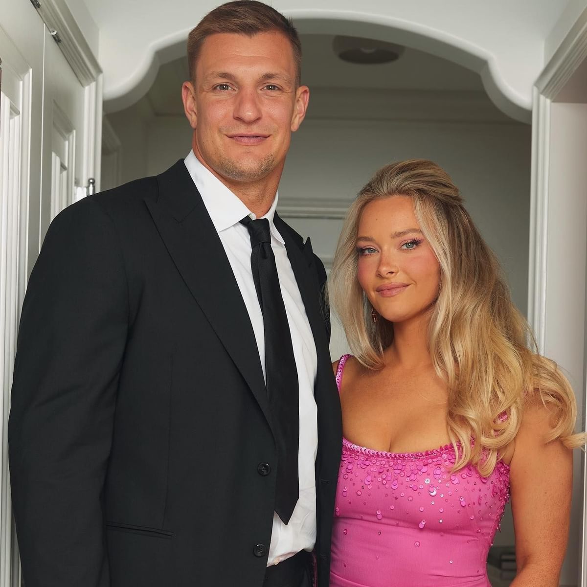 How tall is Rob Gronkowski? | Rob Gronkowski's Height Revealed