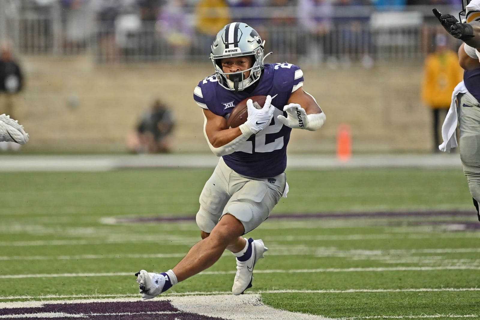 WATCH: Dallas’ Darren Sproles clone Deuce Vaughn drops highlight reel ...