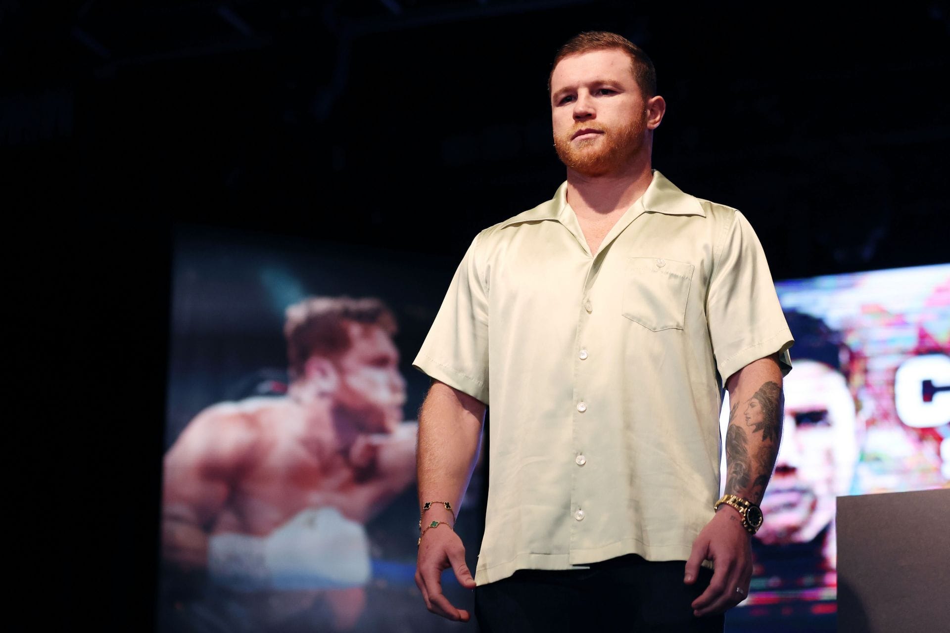 What weight did Canelo Alvarez start at?