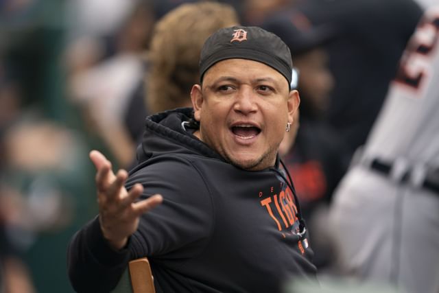 Watch: Tigers icon Miguel Cabrera receives Hollywood Star from Dodgers ...